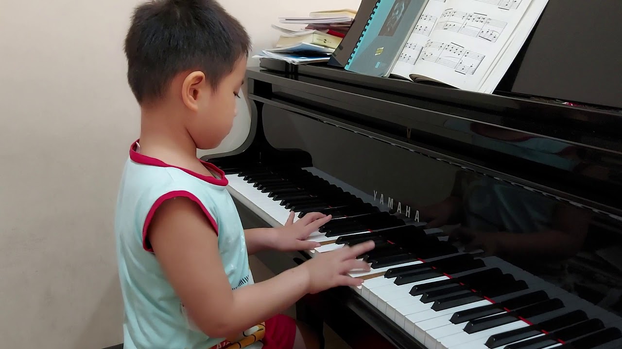 Jonathan Christopher Chen playing Beyer no. 67 - YouTube