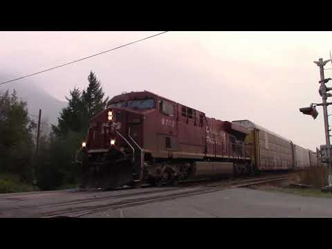 Trains BC 2020: CP 401 (Mixed Train) @ Floods Canada 17SEP20 ES44AC 8702 Leading - YouTube