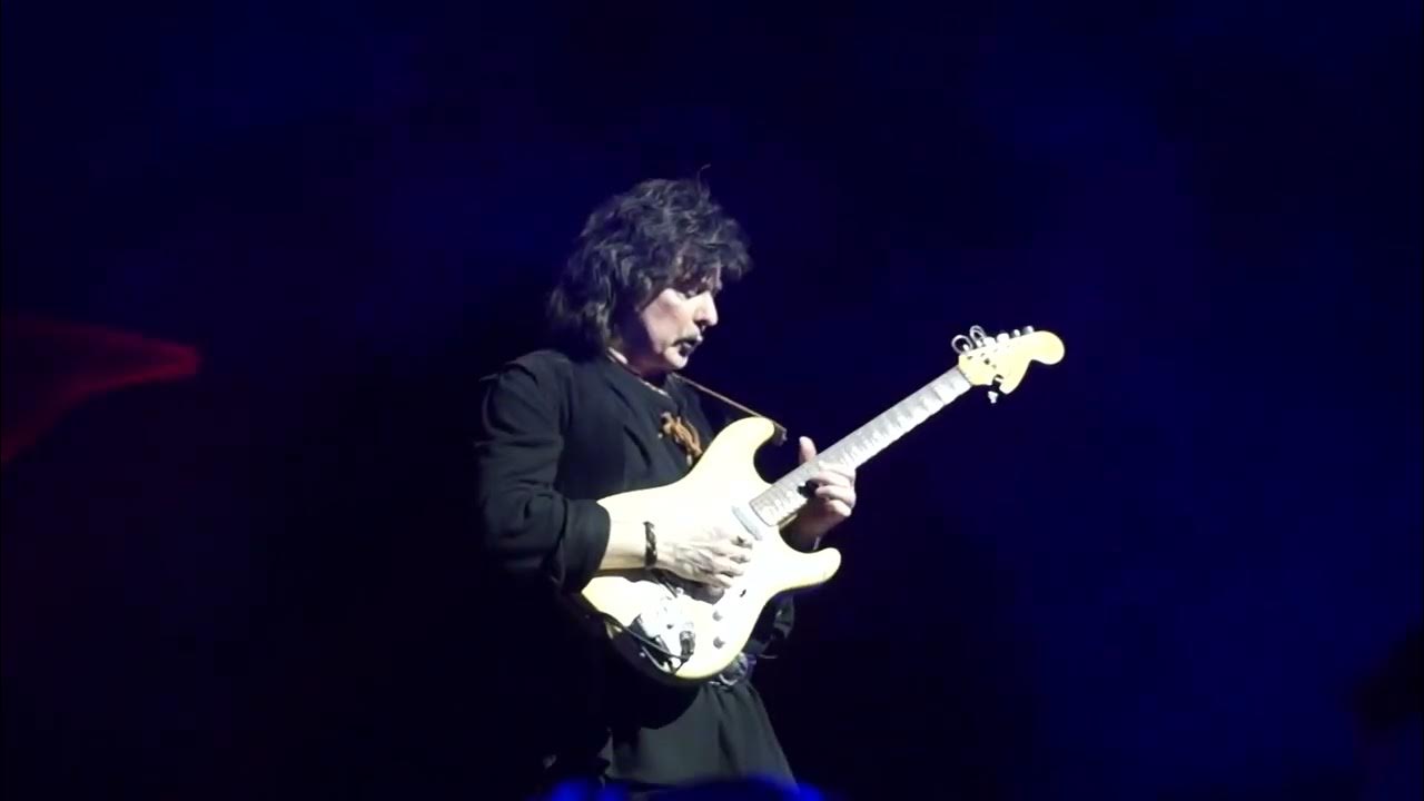 Ritchie Blackmore's Rainbow - Mistreated - Saint Petersburg 2018 MultiCam - YouTube