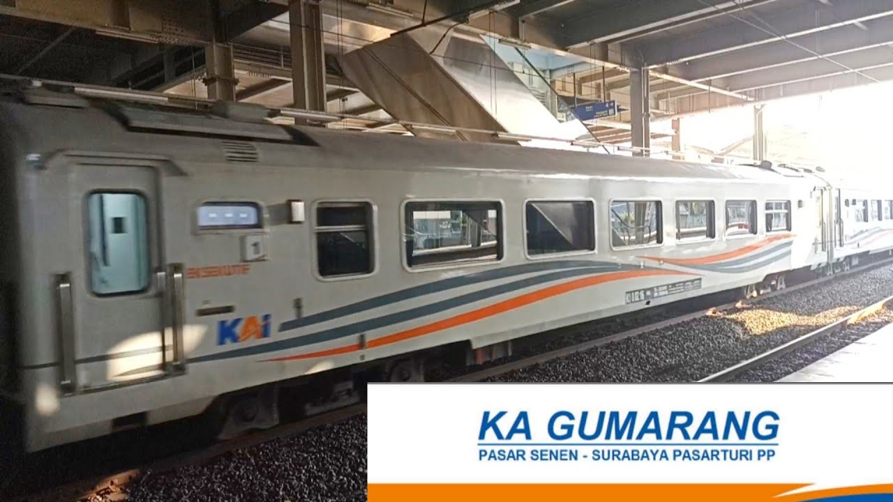 RANGKAIAN PANJANG KA. GUMARANG MELINTAS JATINEGARA - YouTube