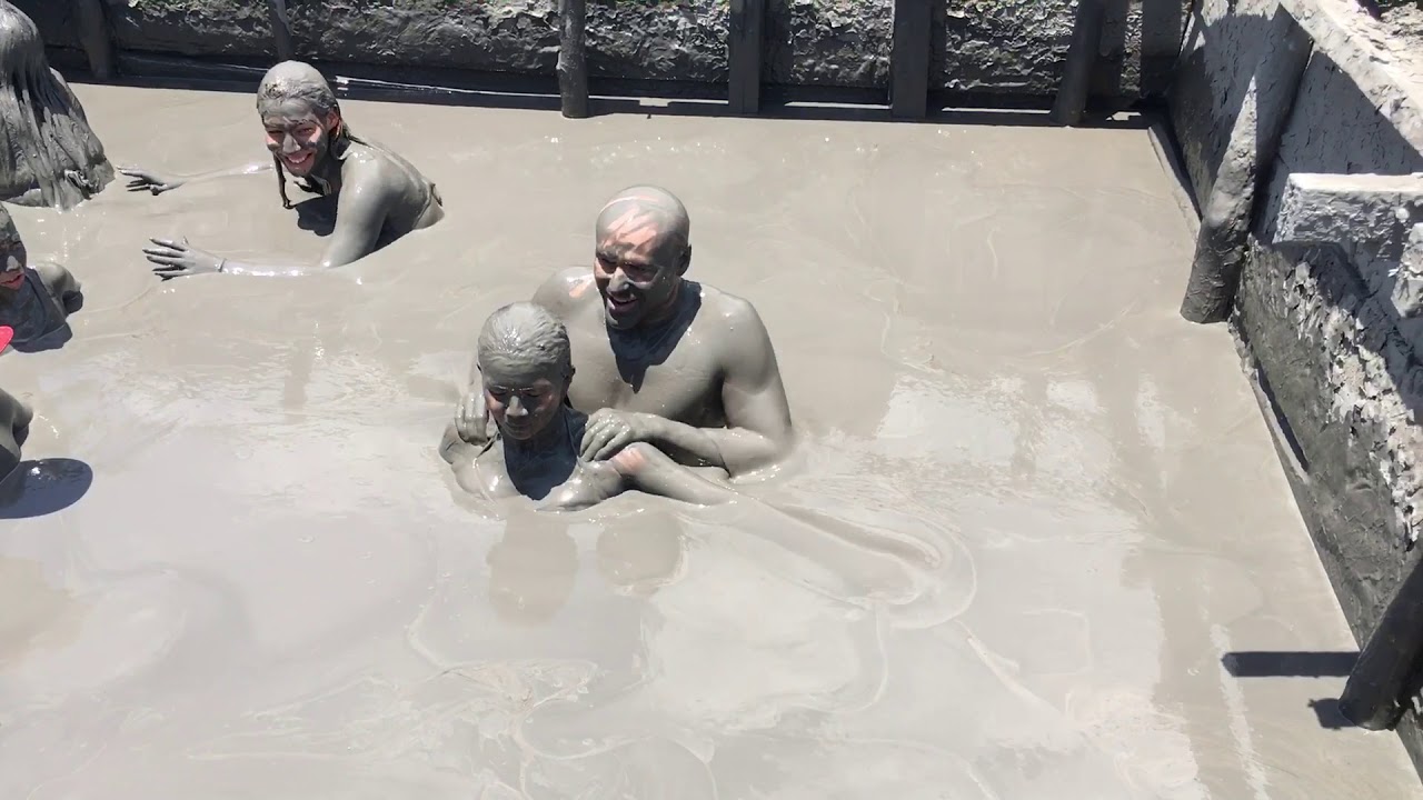 Mud Dunks in Colombia - YouTube