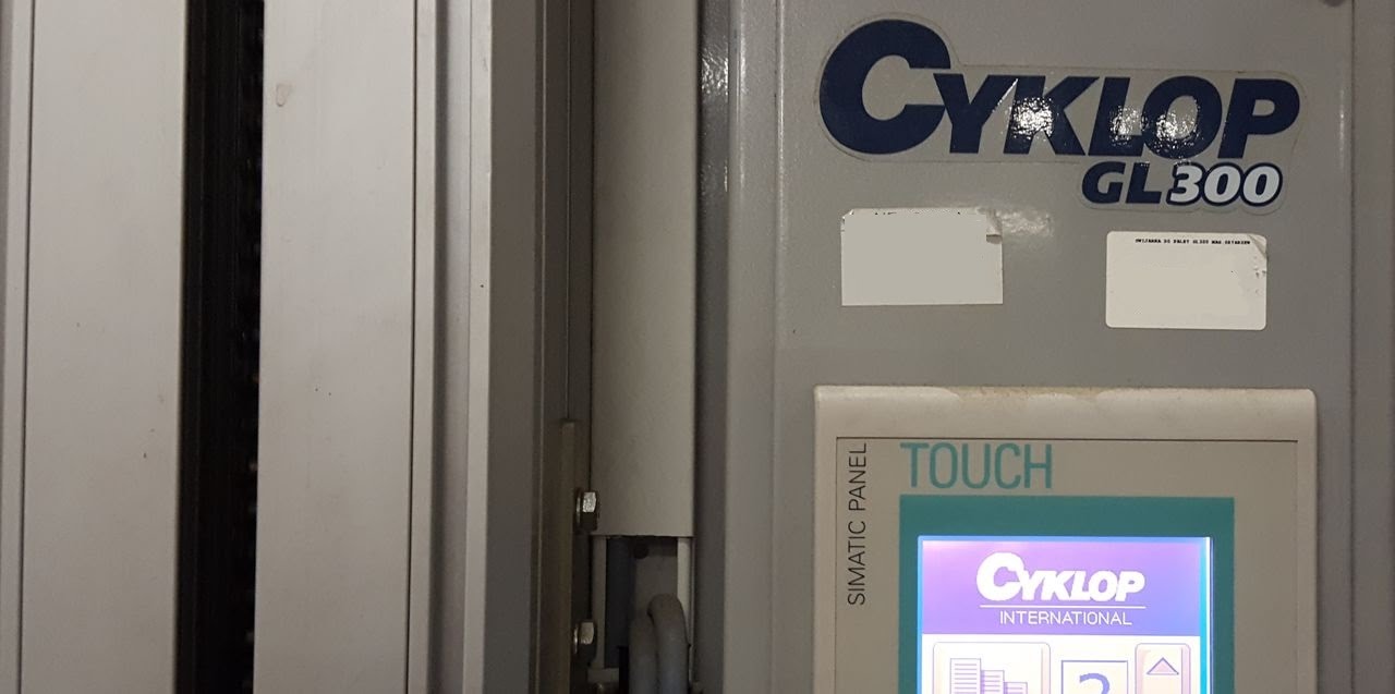 Cyklop GL 300 Stretch Wrapper / Półautomatyczna owijarka do palet - YouTube