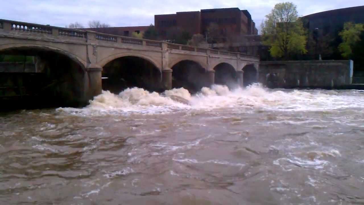 Hamilton Dam Wide Open Part 2 - YouTube