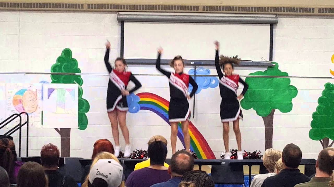 Taylor Swift "Shake It Off" dance @ talent show - YouTube