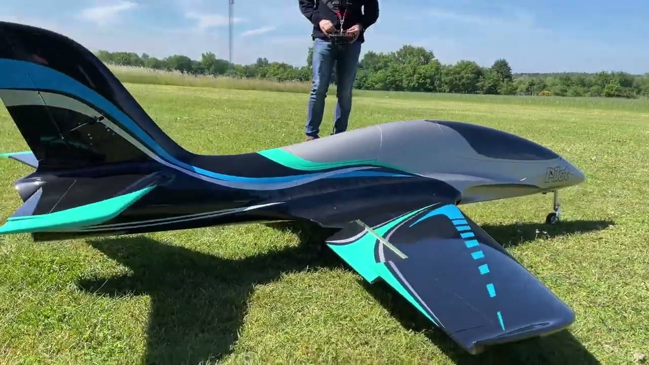 PILOT RC-Jet - Predator 2.2 m mit King Tech K140 - YouTube