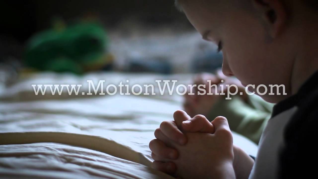 Bedtime Prayer - Little Boy Praying Seamless Worship Motion Loop - YouTube