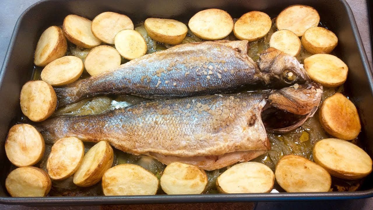 Receita de robalo assado com batata nova by necasdevaladares - YouTube