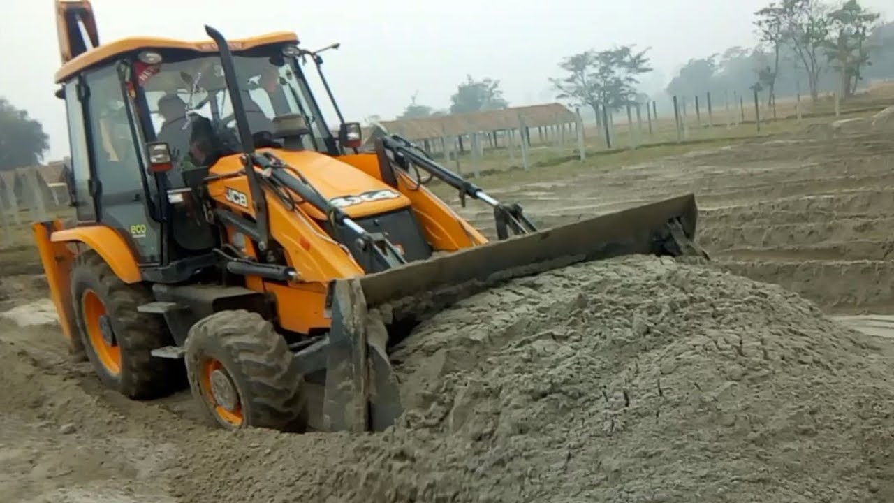 Slippery Sand VS JCB Backhoe-Difficulty to Complete Leveling Task - YouTube