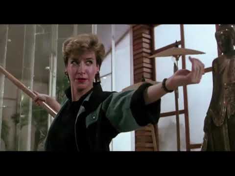 Le sens du devoir 2 / Yes, Madam ! 皇家師姐 (1985) Bande Annonce [VF-SD]