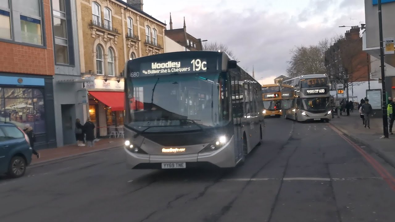Reading Buses Enviro200MMC 680 YY69 TNE Route 19c - YouTube