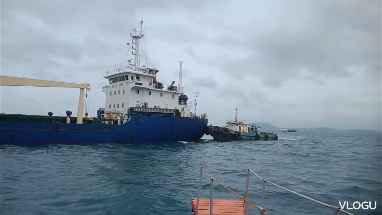 Docking of vietnamese vessel MV HAI BINH 16 at SURIGAO PORT - YouTube