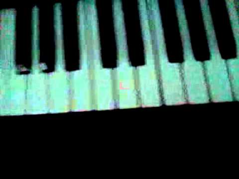 How to play michael myers theme on keyboard - YouTube