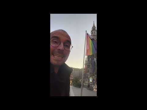 LGBTQI*-Flaggen in München vor dem Rathaus