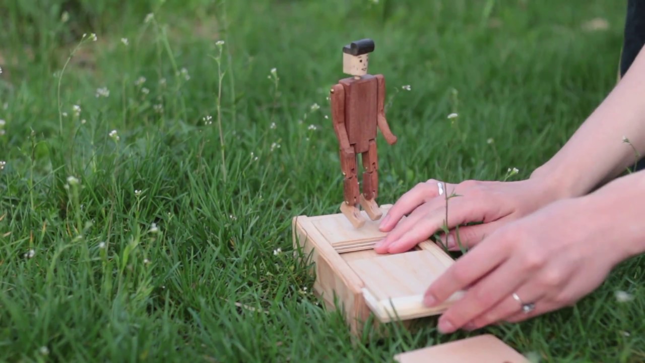 Wooden Dancing Man - YouTube