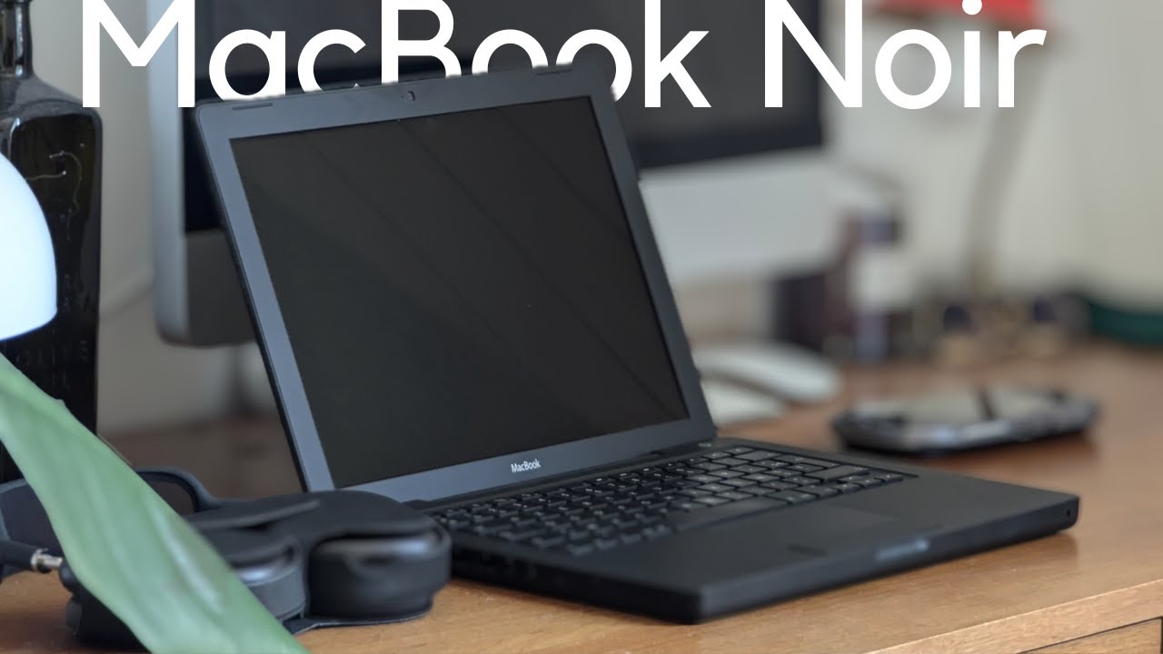 Je teste le rare MacBook noir d’Apple - YouTube