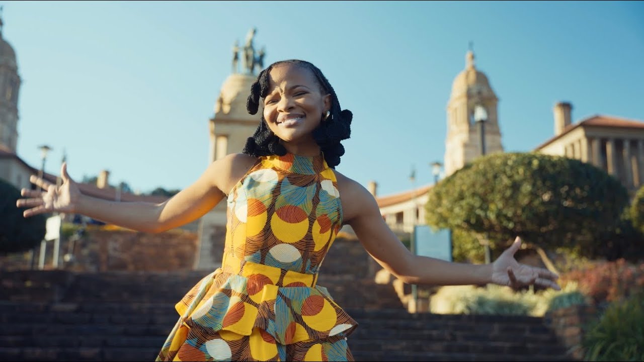 Botlhale Boikanyo: TO KNOW A WOMAN poem tribute for Women's Day - YouTube
