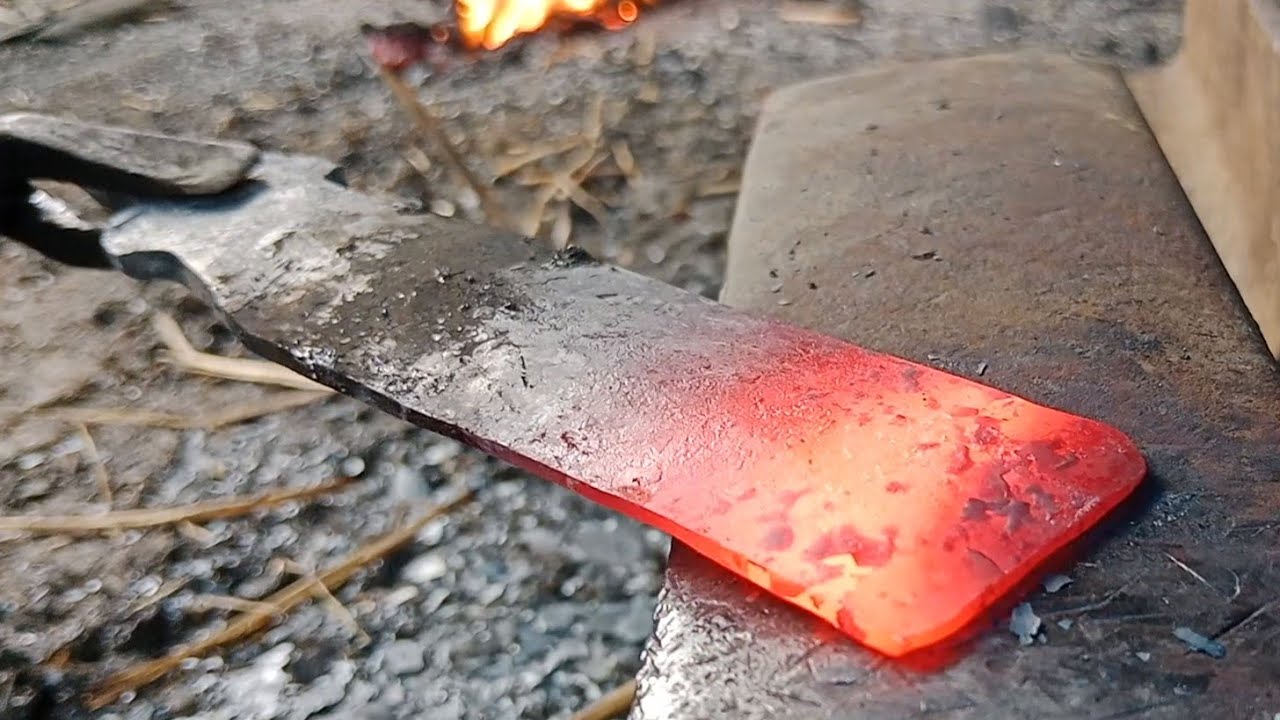 The blacksmith made a Chorsi from a small piece of iron - YouTube
