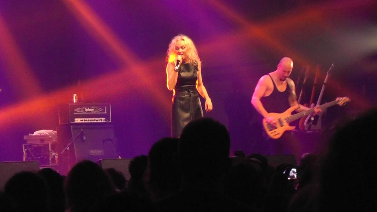Liv Kristine & Raymond Rohonyi (Theatre Of Tragedy) - Commute @ MFVF 23 ...