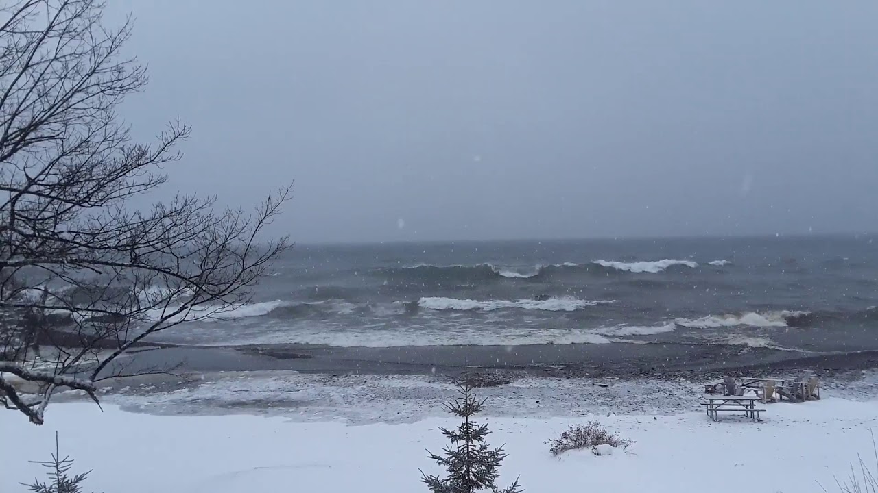 Winter Storm on Lake Superior - YouTube