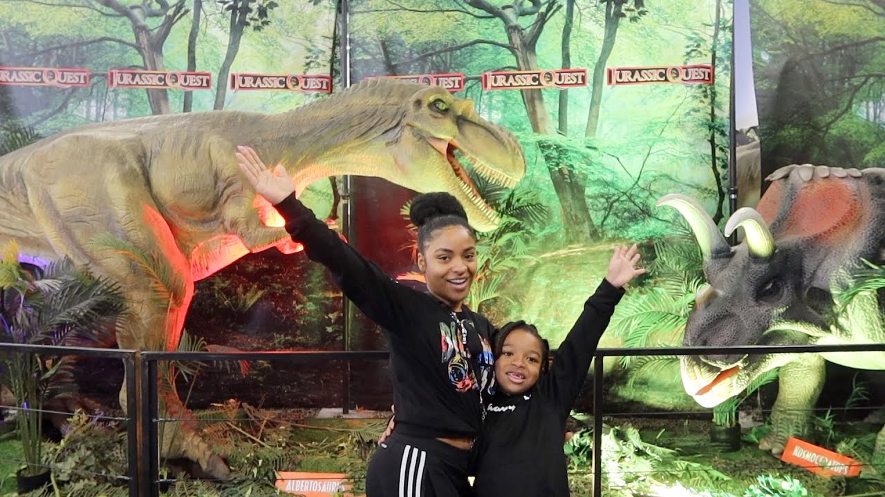 TOOK MY SON TO A HUGE JURASSIC QUEST FULL OF DINOSAURS - YouTube