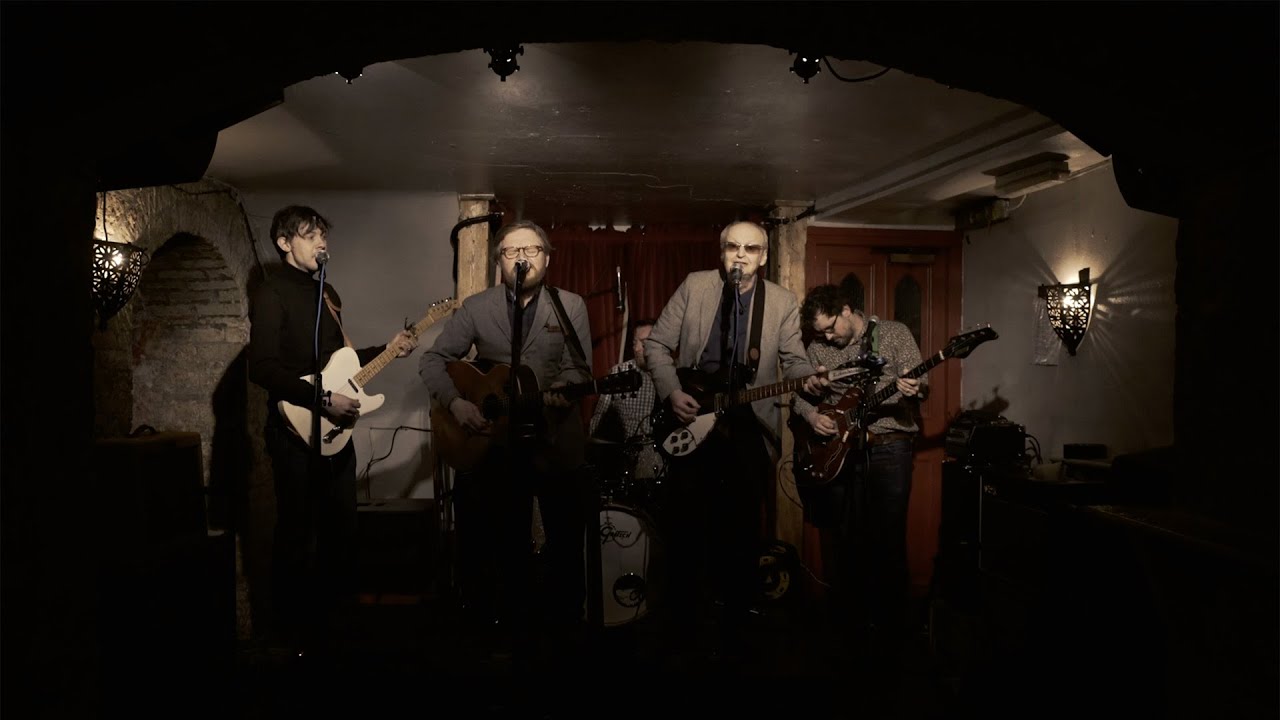 Bennett Wilson Poole - Hide Behind a Smile (live at The Betsey Trotwood ...