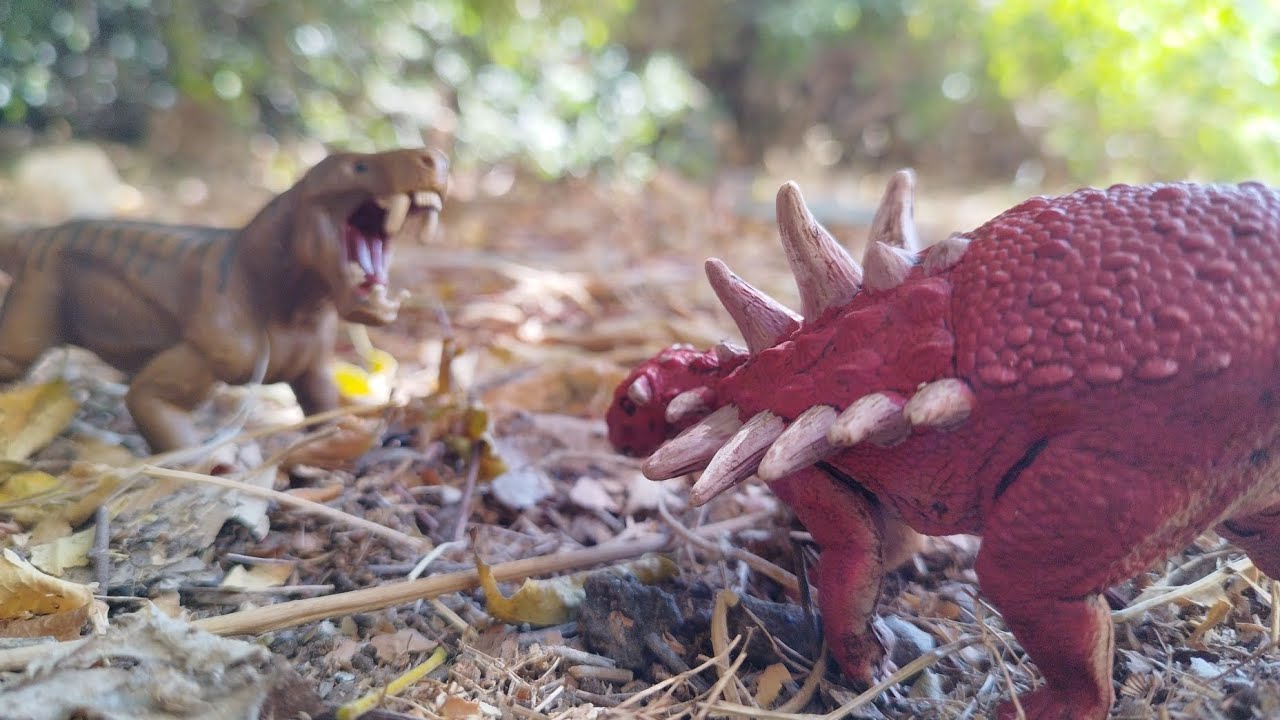 Life Of The Dinogorgon 19: Fight With Spikes - YouTube