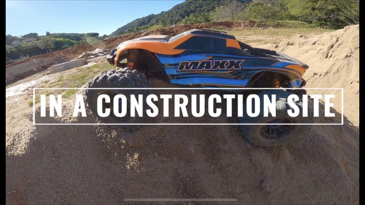 Traxxas Maxx 4s in a construction site - Rodando com o Maxx no terreno ...