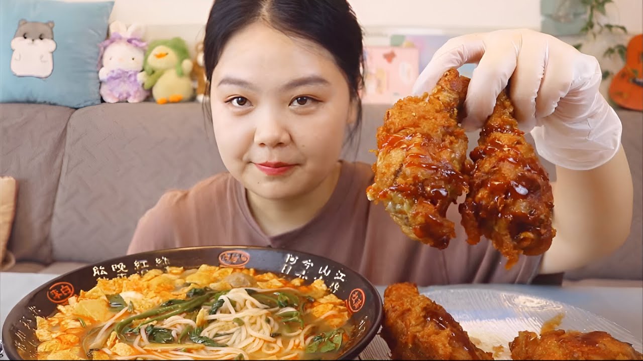 “Snail Noodles & Fried Chicken… The Hottest Summer Trend!” #asmr # ...