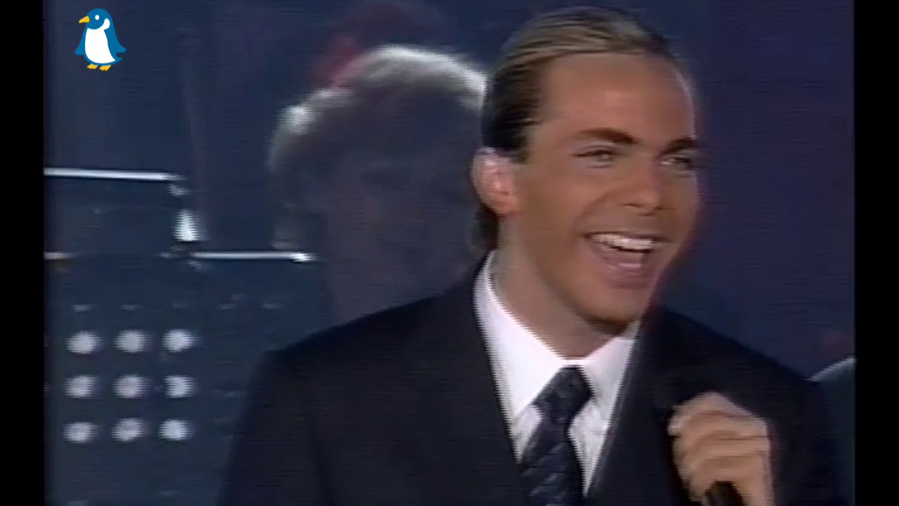 Cristian Castro Azul (Acapulco 2001) - YouTube Music
