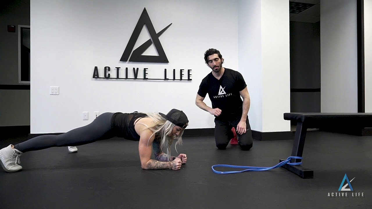 Plank with Row - YouTube