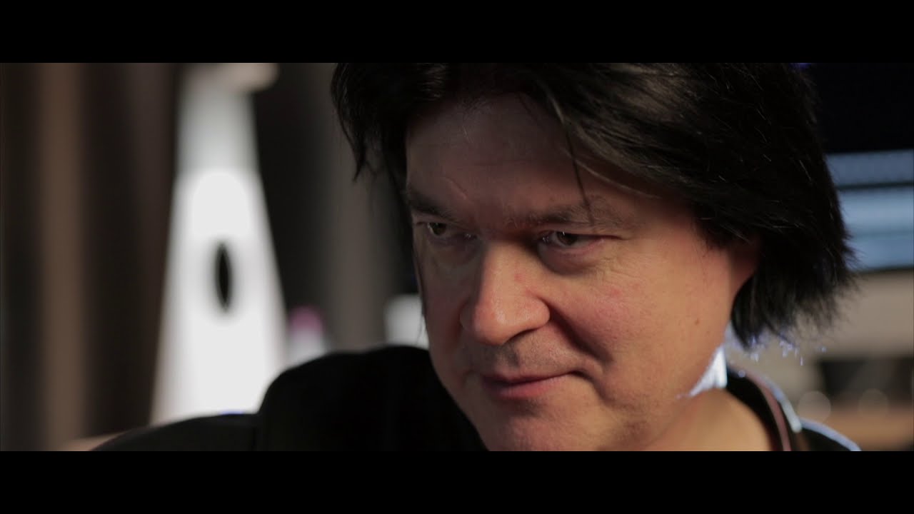 Clash Of Strings - Sergey Ignatov - YouTube