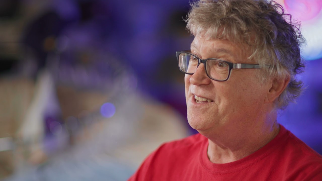 Charlie Butts - A local treasure plays the national anthem - YouTube