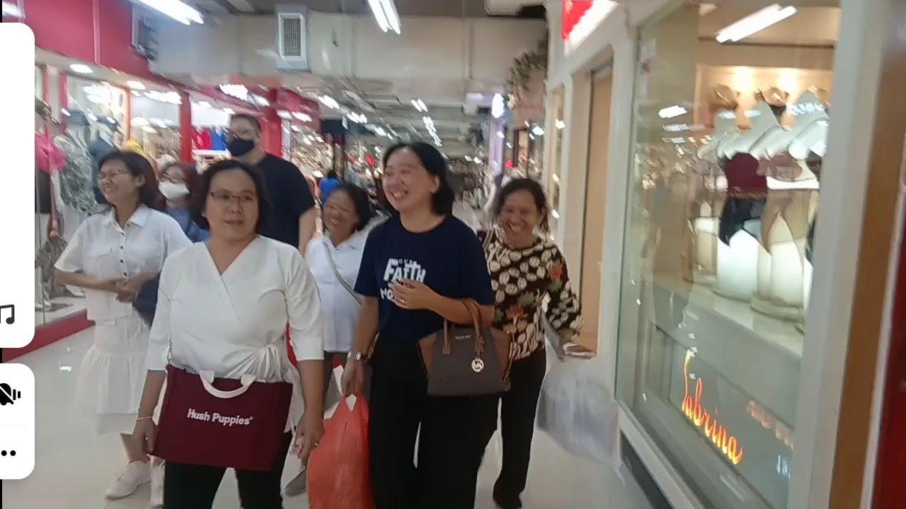 Jalan-jalan Ke Pasar Atum Surabaya 👜👕👖👚 - YouTube