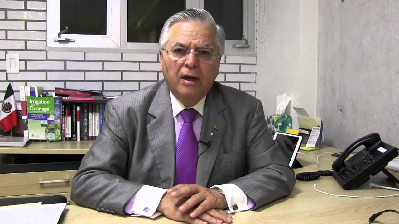 Alfonso Ramírez Lavín cápsula - YouTube