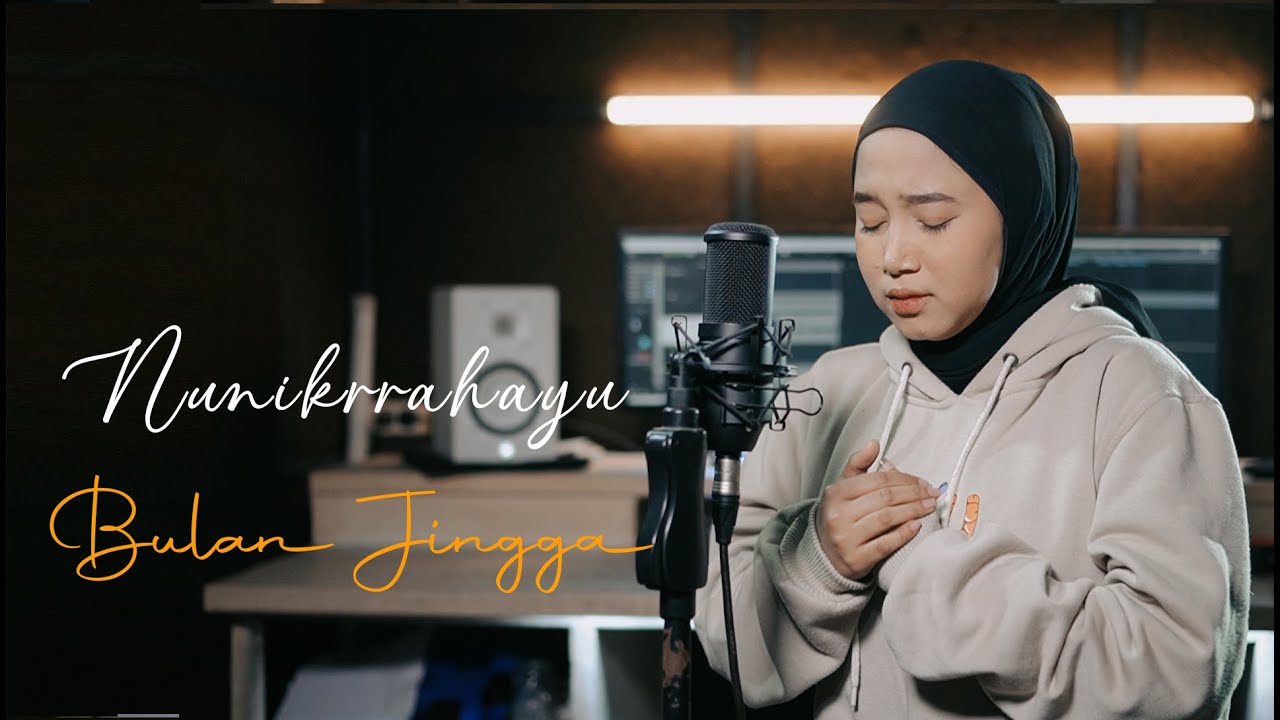 Bulan Jingga ( Sengaja Ku Petik Gitar ) - Cover By Nunik Rahayu - YouTube