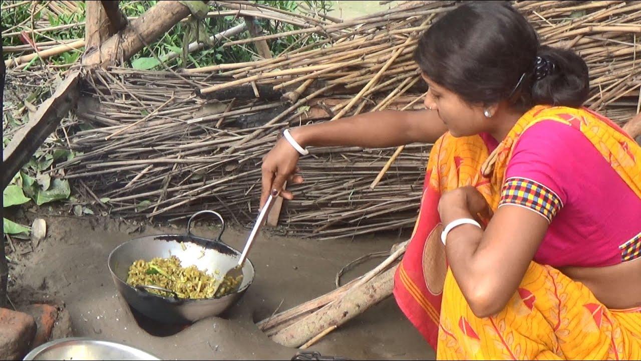 How to cook a bunch of banana Stem very quickly and easily #Rural Women ...