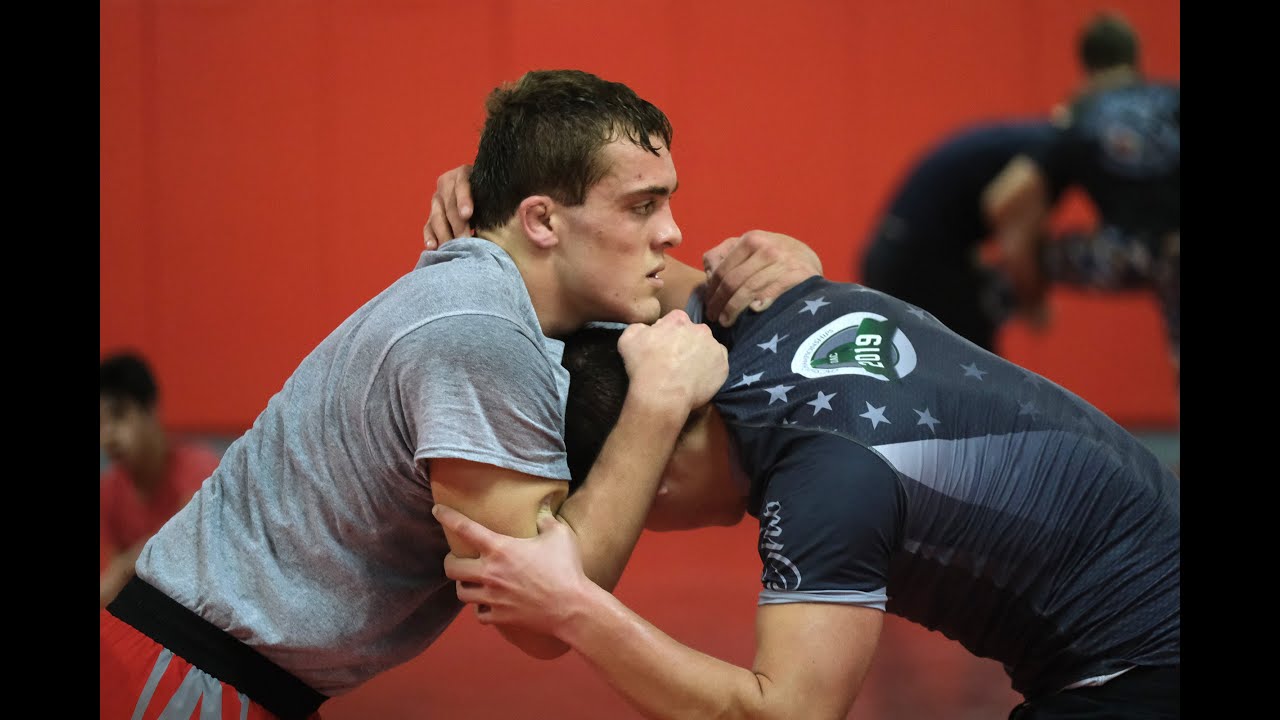 BG's Max Fausnaugh headed back to state wrestling - YouTube