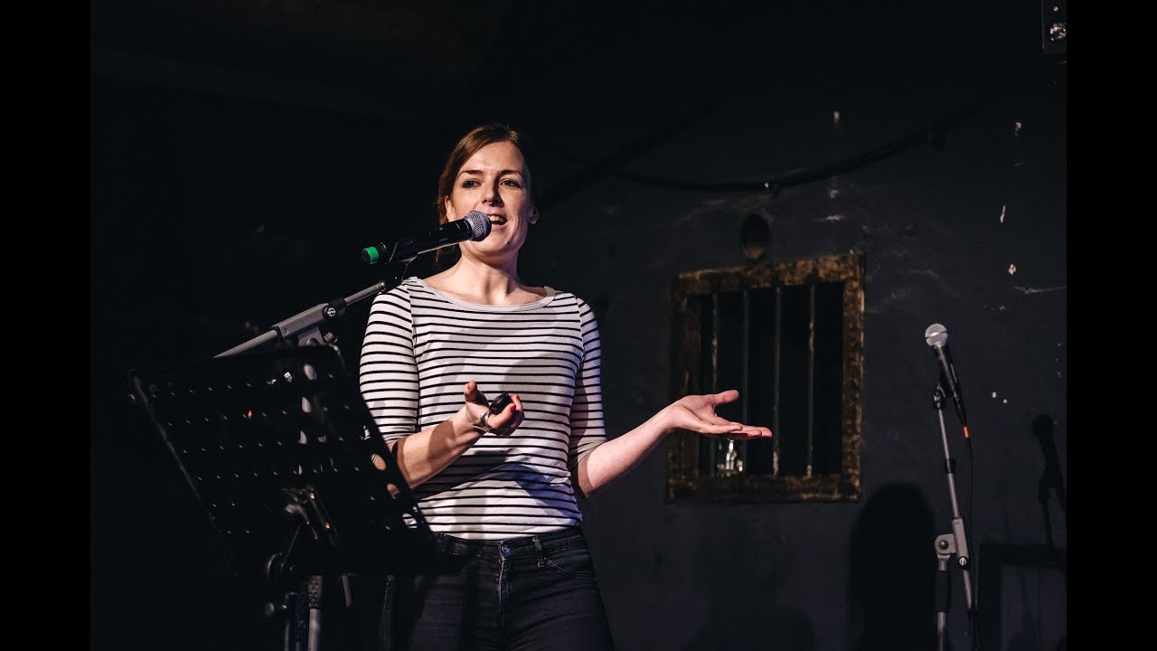 Realsatire Reporter Slam: Lea Albring - YouTube