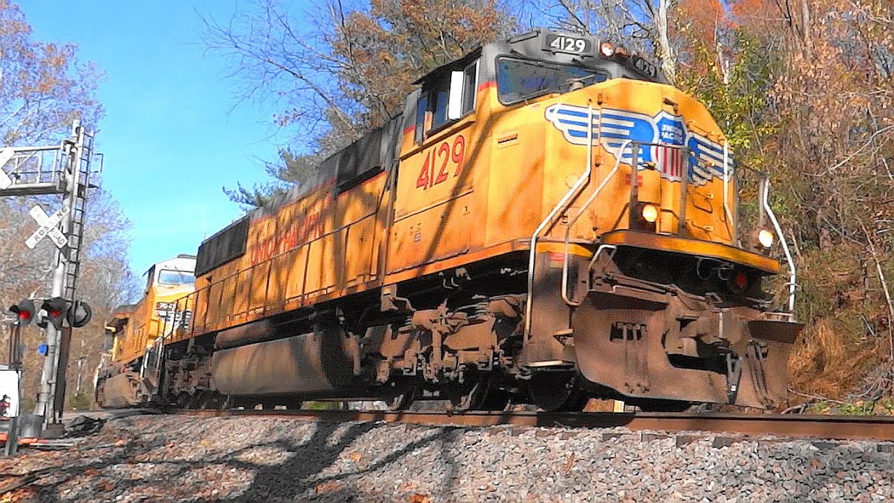 Union Pacific EMD with Funky Horn Leads CSX Tank Train - YouTube