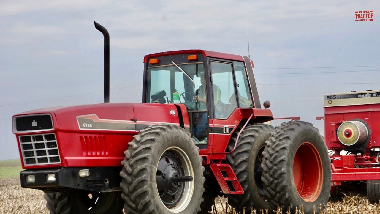 INTERNATIONAL 6788 2+2 Tractor - YouTube