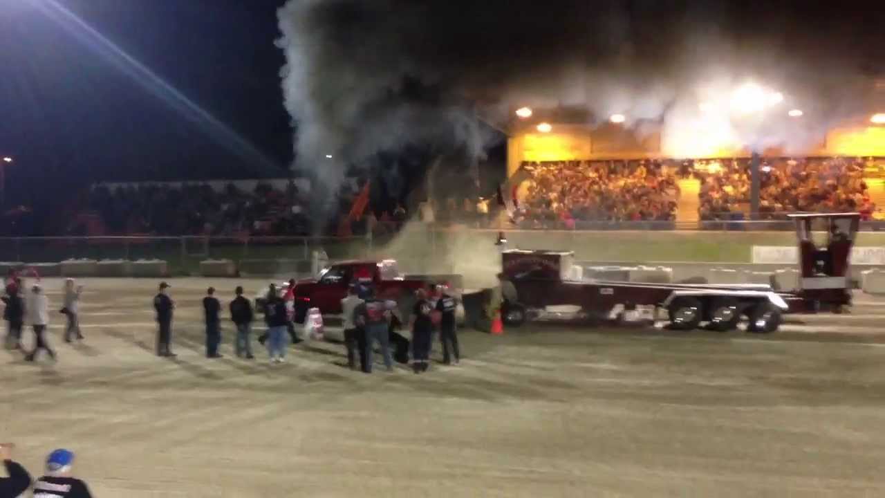 Fully built duramax full pull - YouTube