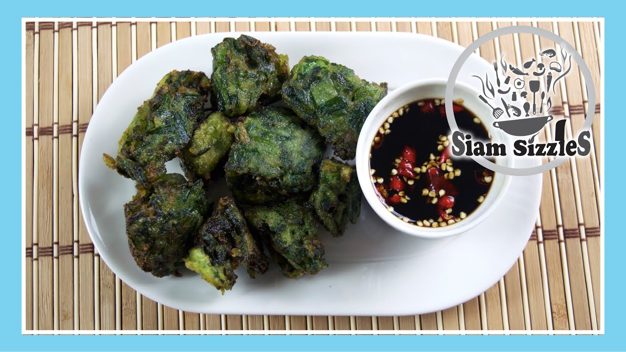 Thai Fried Chinese Chives Cake (Kanom Kui Chai) - YouTube
