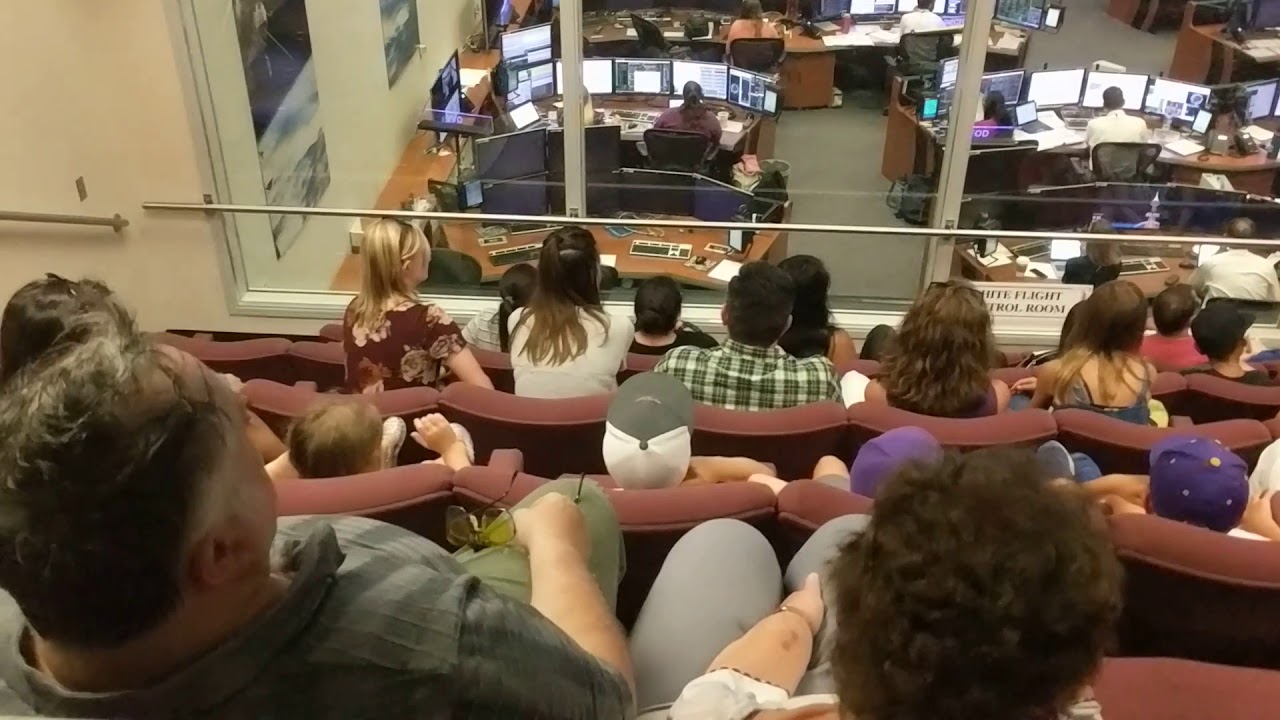 NASA JSC Mission Control Center (White FCR) full of flight controllers ...