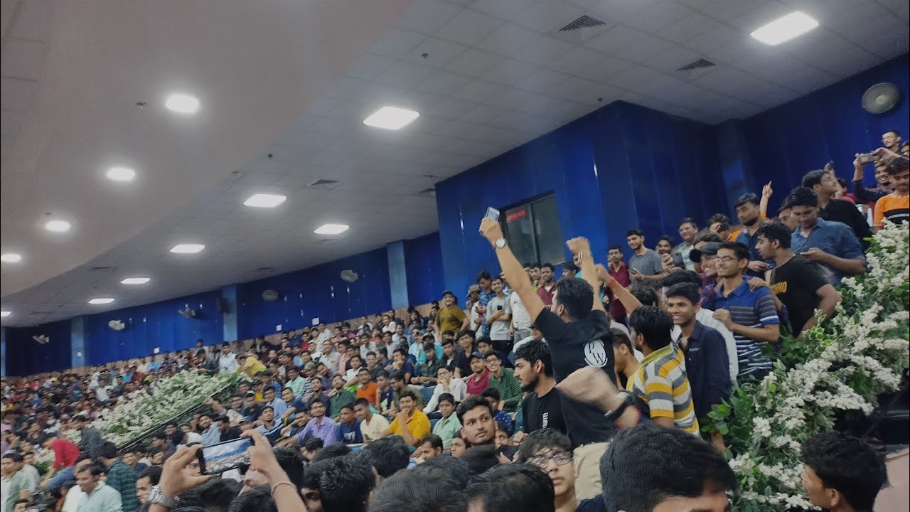 Outside Crowd For 🤯Alakh sir|PW Vidyapeeth| Kota| Physics Wallah#pw # ...