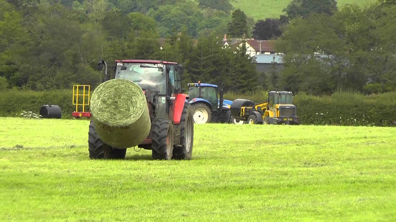Silage 2011 - Baling and Collecting 2 (HD) - YouTube