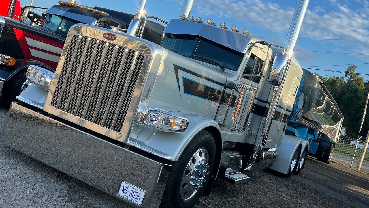 Peterbilt 389( BLUE MOON) - YouTube