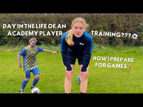 DAY IN THE LIFE OF AN ACADEMY FOOTBALLER - YouTube