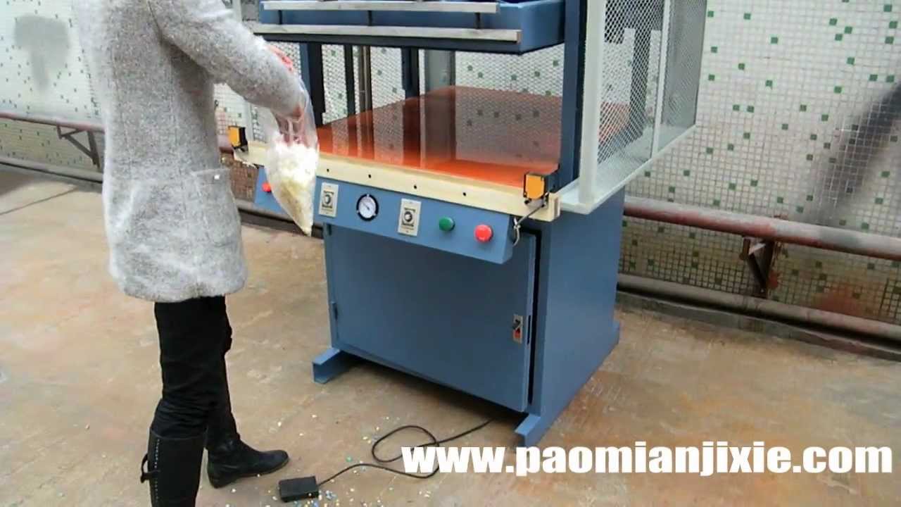 pillow pressing sealing packing machine - YouTube