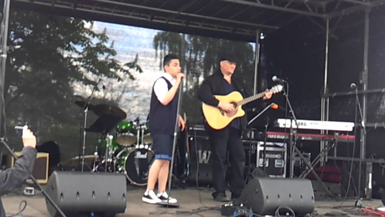 Abe Adwar use somebody acoustic guitar cover live - YouTube