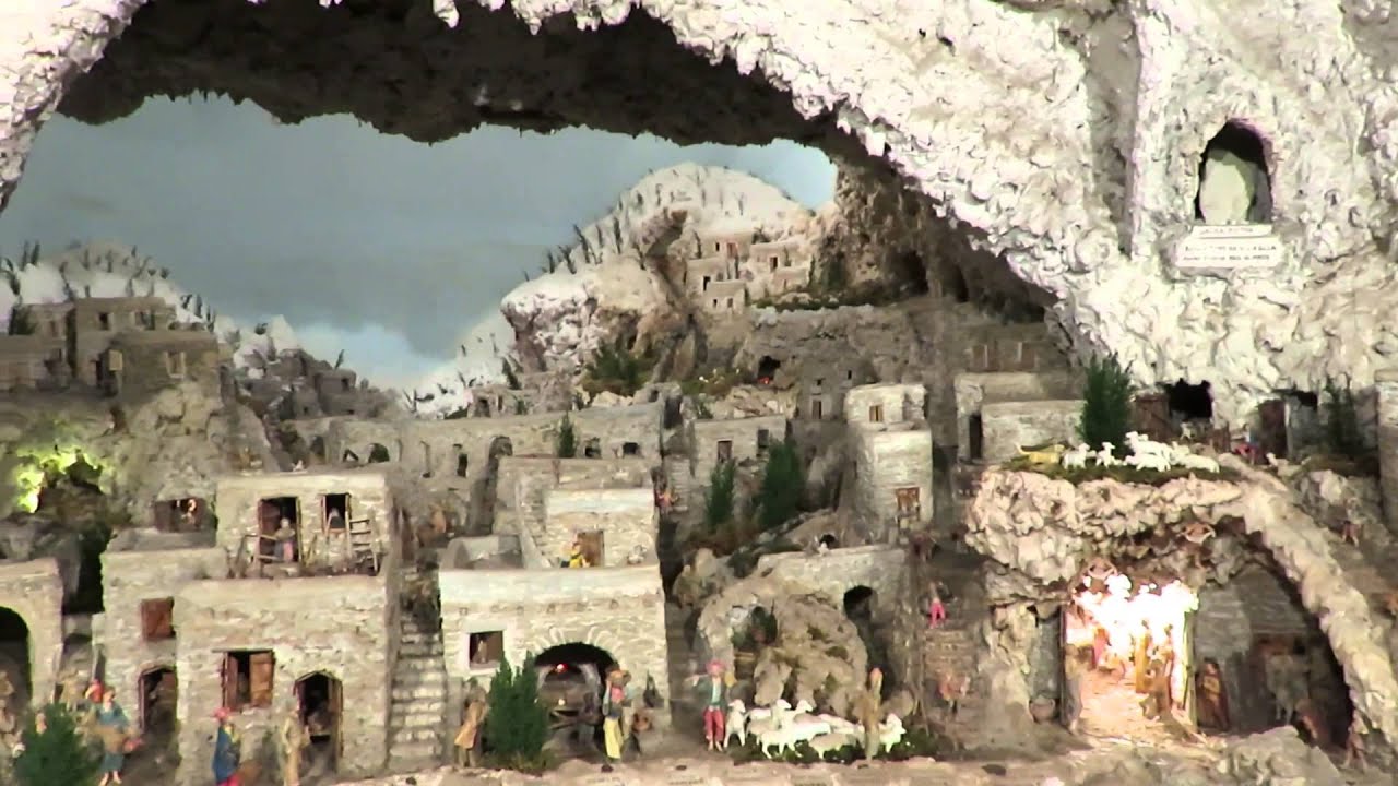 A Rome, Italy Christmas Tradition. - YouTube